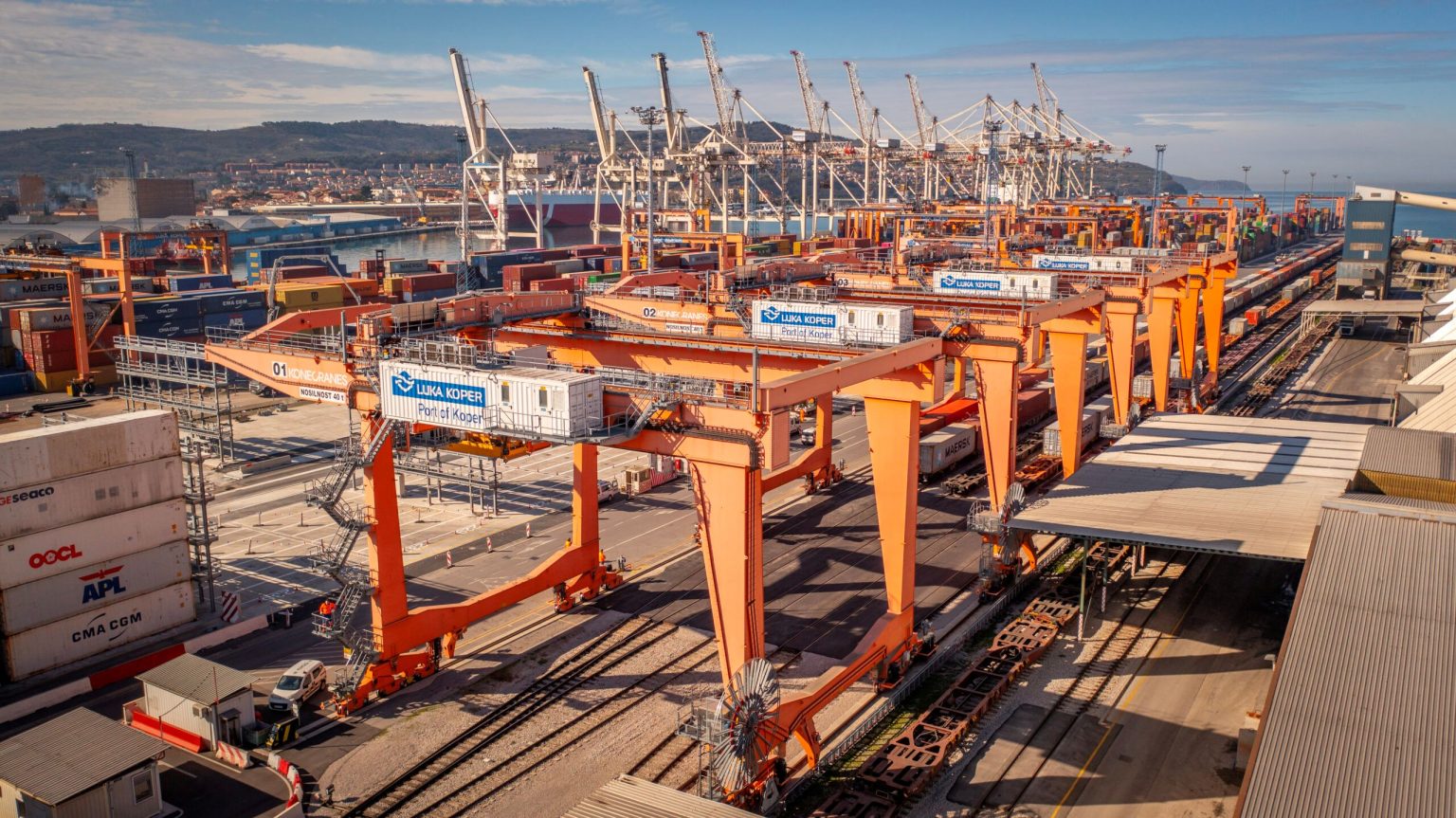 Velika podjetja nosilci slovenskega izvoza: mali in mikro podjetniki ...