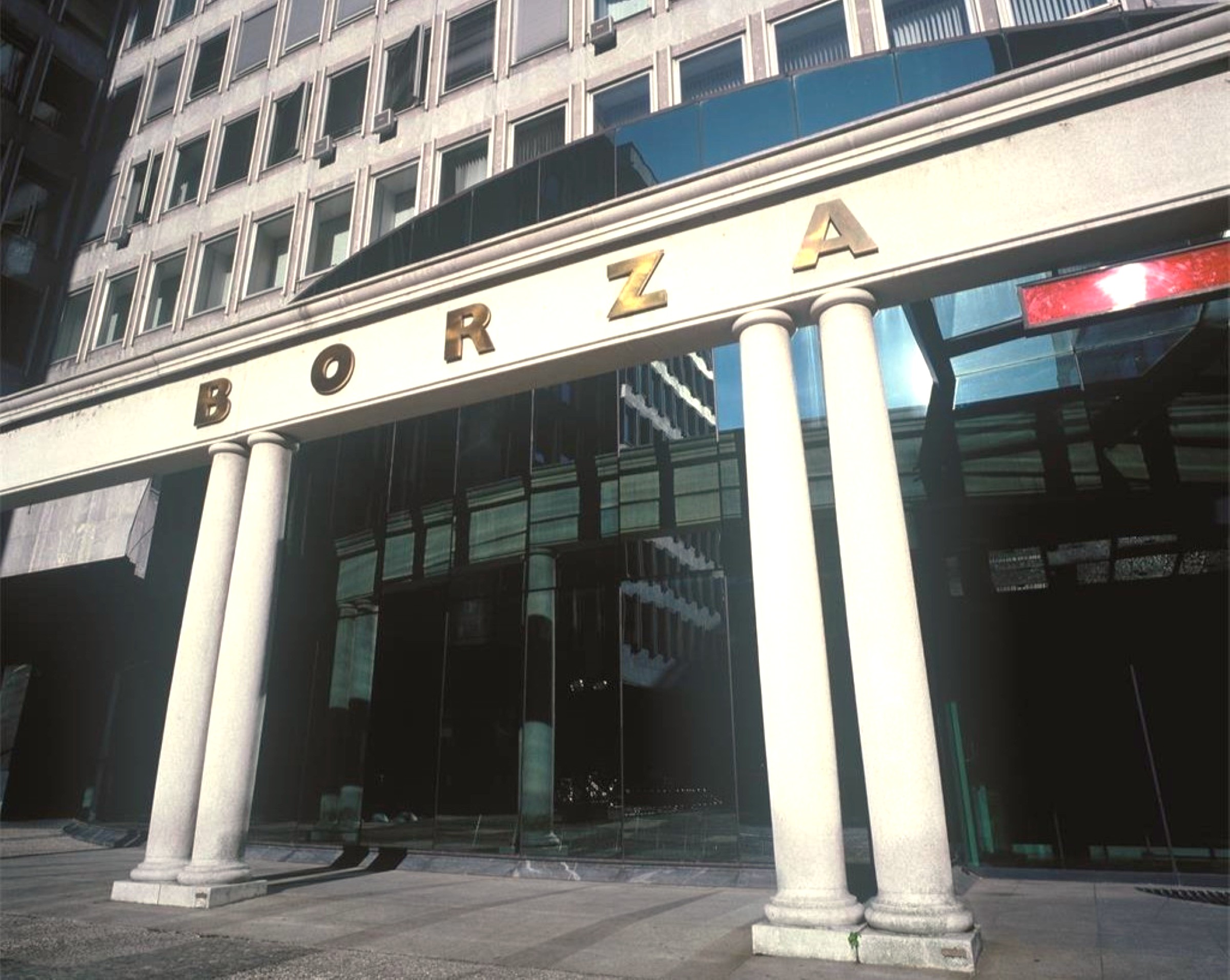 SBI TOP dopoldne v zelenem, najbolj rastejo delnice Luke Koper | Lider.si