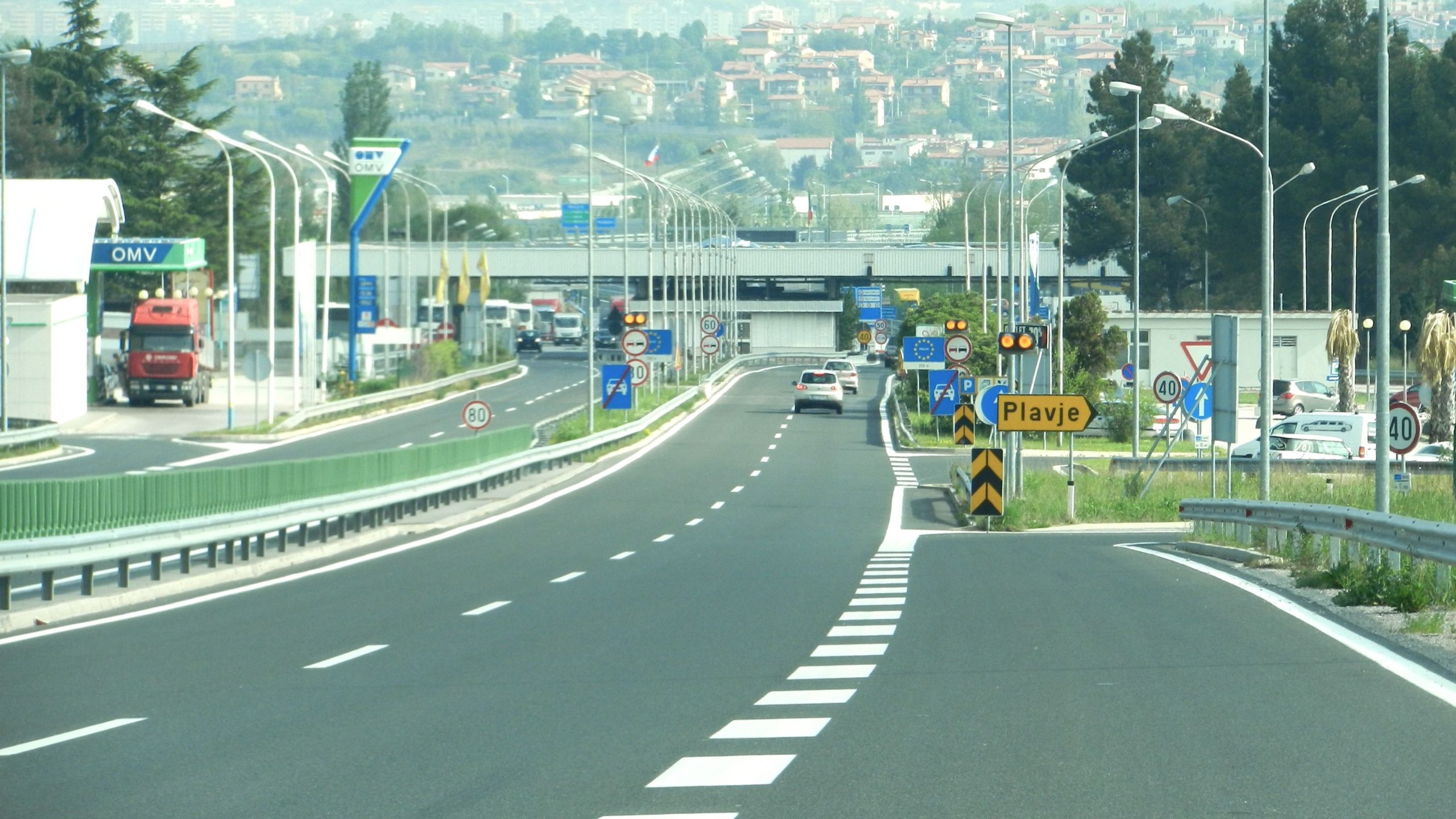 Vlada potrdila odpravo vinjet na obalni štiripasovnici | Lider.si